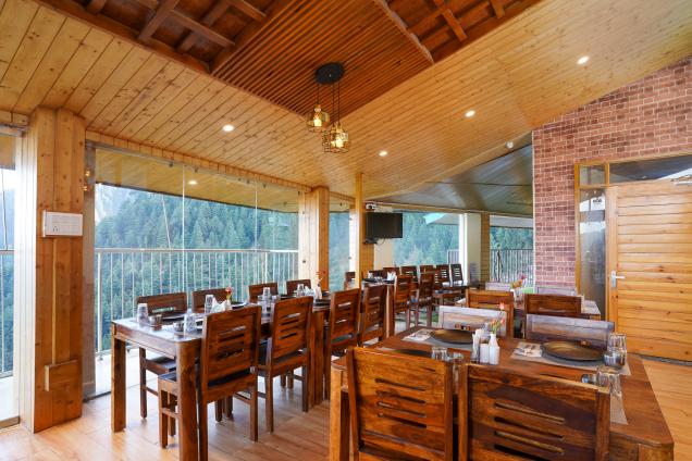 Hotel Snow Castle the best Fine dining Restaurant In Dalhousie